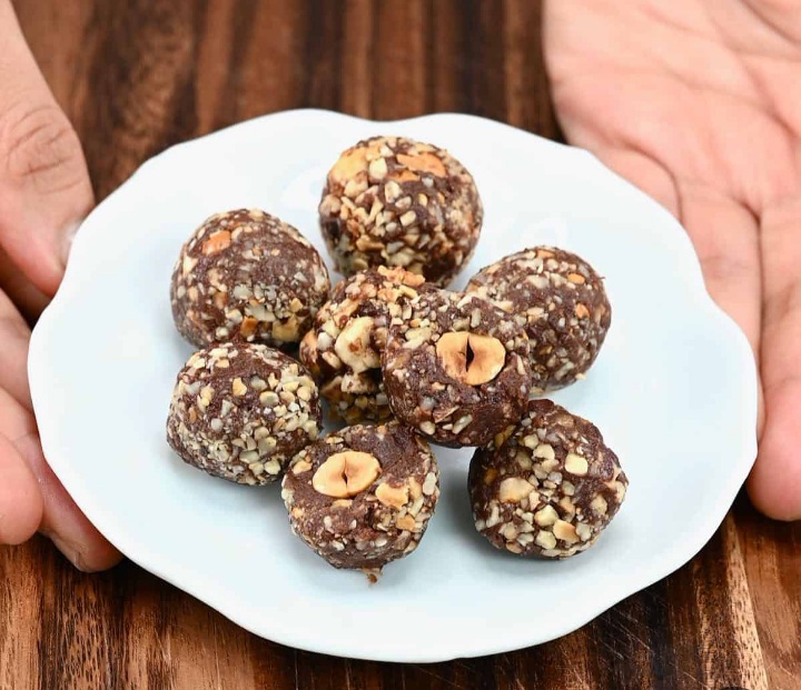 Hazelnut-Filled Chocolate Truffles - MT ROYAL